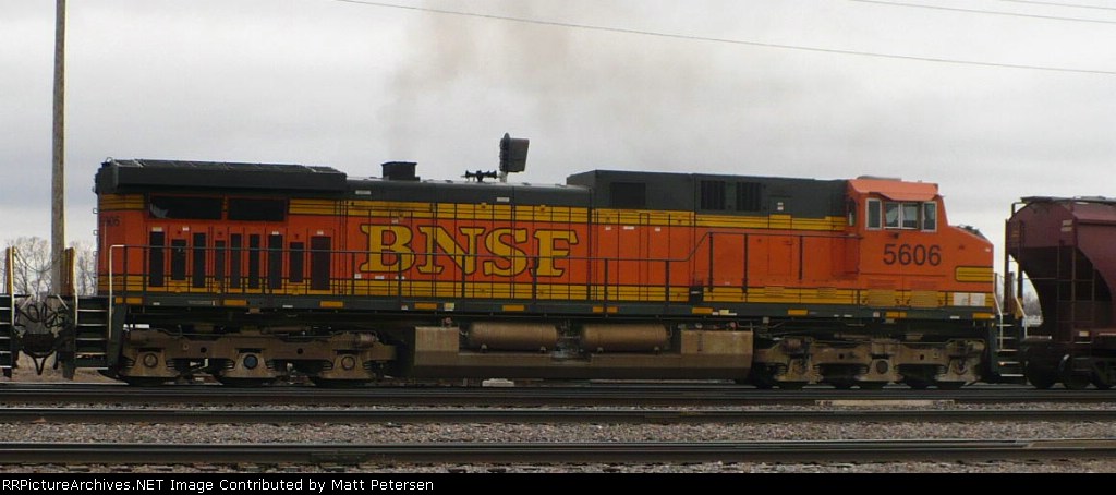 BNSF 5606